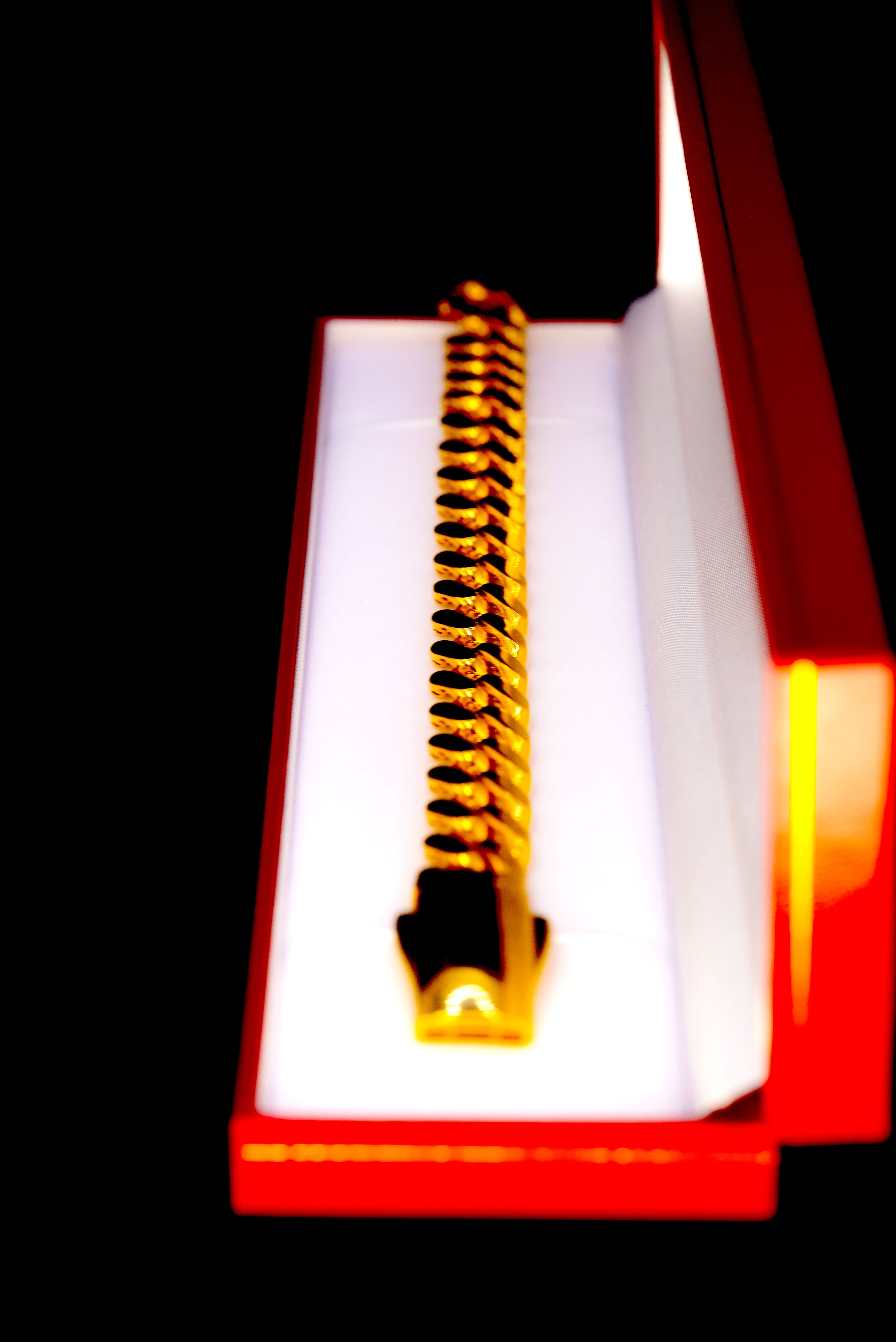 Men’s 22ct Gold Wide Cuban Link Bracelet – Paul Jewellers